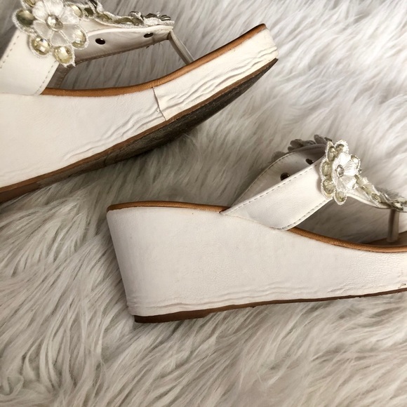 TOP Moda | Shoes | Top Moda White Leather Floral Wedge Sandals 75 ...